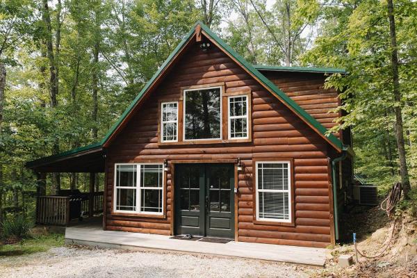"The Lantern" Woodsy Cabin Experience W/ Hottub - Kentucky
