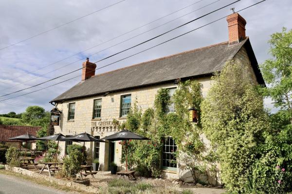 The Greyhound Inn - Taunton
