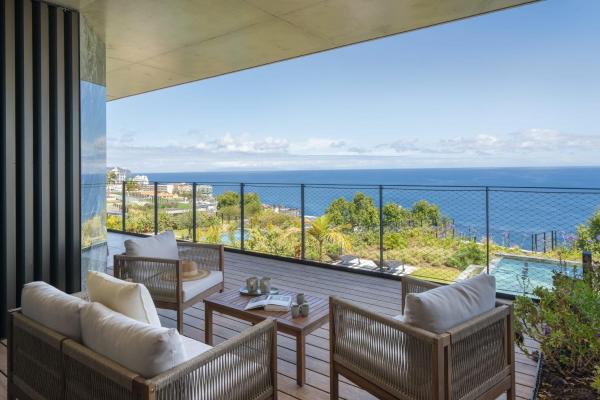 Savoy Monumentalis V By An Island Apart - Funchal