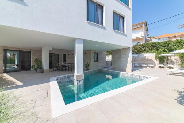 Seaside Luxury Villa With A Swimming Pool Trogir - 24341 - Trogir