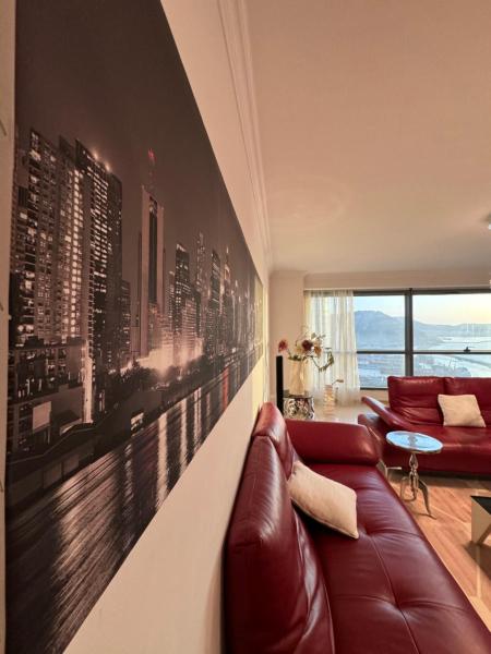 Splendide Appartement Style New-yorkais De 180 M2 à Mobilart Vue Mer Pour Famille Uniquement - Oran