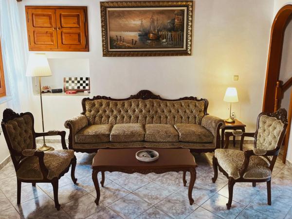 Margo Traditional House - Symi