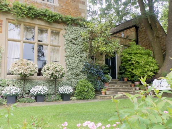 The Coach House - Corby