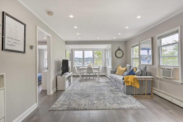 Cozy Lakefront House With A Private Dock And Lake - Sparta Township, NJ