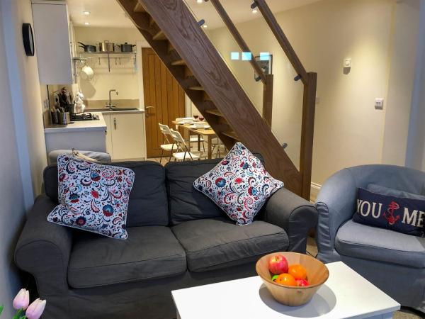 St Marys Road - Cottage - East Cowes Castle