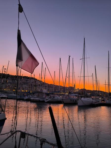 Le Nid Marin,un Voilier Pour Deux Sète Vieux Port - Sète