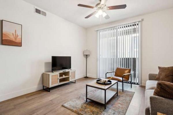 Cozysuites Glendale - Westgate W Pool 17 - Splash Pad, Glendale