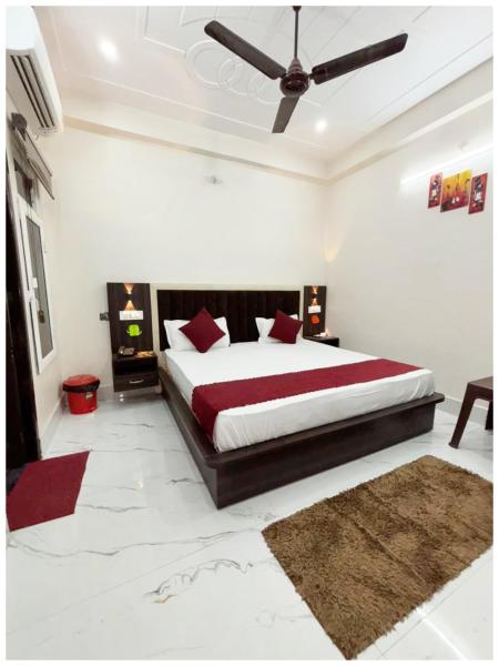 Near Ramjanam Bhoomi Hotel Shree Darshan Palace - Best Hotel In Ayodhya - Ayodhya