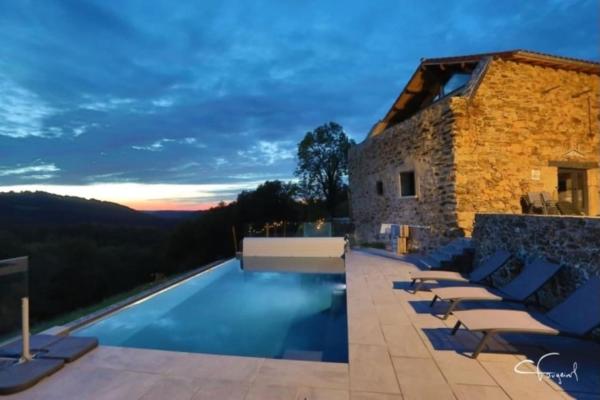 Aubié Superbe Propriété Pour 20 Avec Piscine - Lac du Tolerme