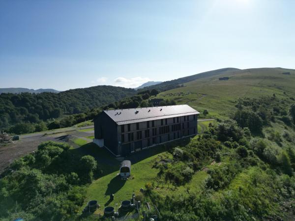 Caldera Hébergement Et Activités D'altitude - Vic-sur-Cère