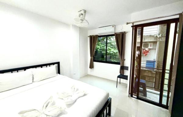 Easy Life R3 - Karon Beach