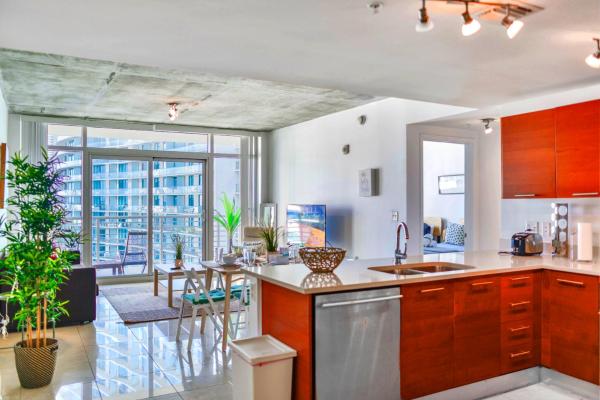 Miami Midblock Condo - City Views, Pool & Balcony! - Miami