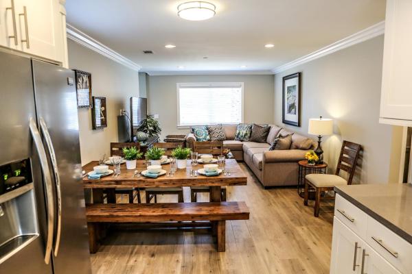 Adorable 3 Bedroom 2 Bath Home - Anaheim, CA