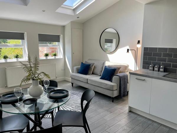 Woolton Hideaway Skylights Free Parking - Liverpool