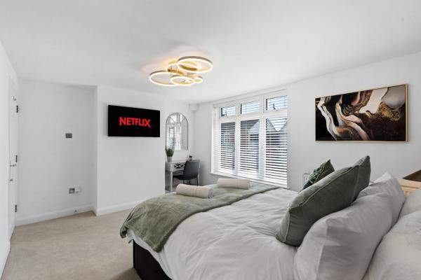 Luxury 4-bed Family & Group Home-king Or Twin Beds-driveway, Garden-near Gatwick - Redhill