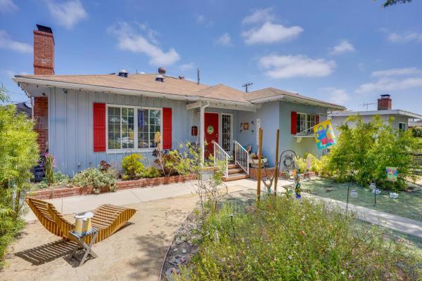 ★Guest Favorite★ Hot Tub • Desks • Quiet Oasis - Long Beach, CA