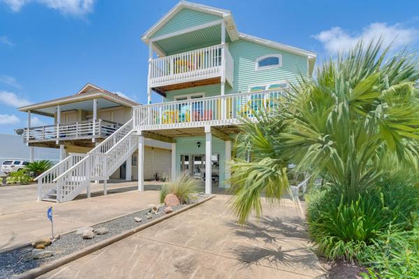 Boat Slip And Decks Waterfront Gem Near Galveston! - Tiki Island, TX