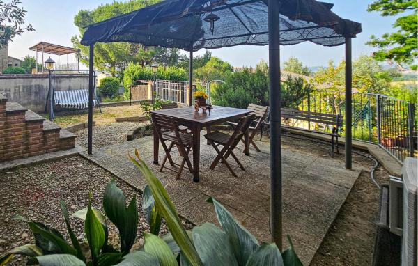 2 Bedroom Cozy Home In Cedri-peccioli - Volterra