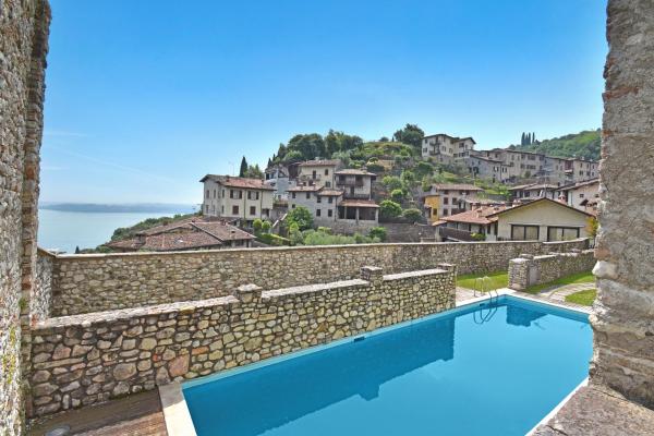 Luminose House With Shared Pool - Gardone Riviera