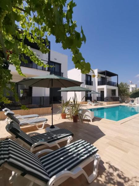 300m To Beach 2 Bedroom Garden Floor Flat With Pool - Yeni Dünya Bodrum A1 - Gümüşlük