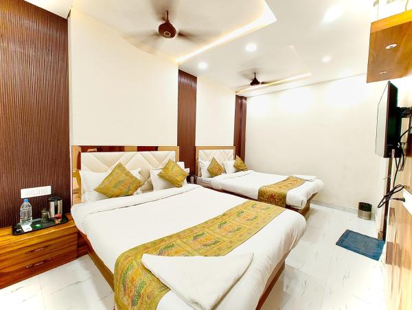 Varanasi Luxury Hotel Bnk Grand #Near Baba Vishwanath Temple And Ganga Aarti Ghat- #Fully Air Conditioning #Lift # Free Wi-fi #Room Service #Premium Room & Best Hotel In Varanasi - Varanasi