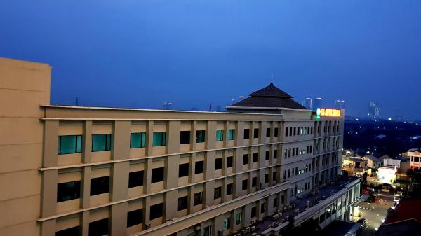Alpine Room At Treepark City Apartement - Aeropuerto de Yakarta Soekarno-Hatta (CGK)