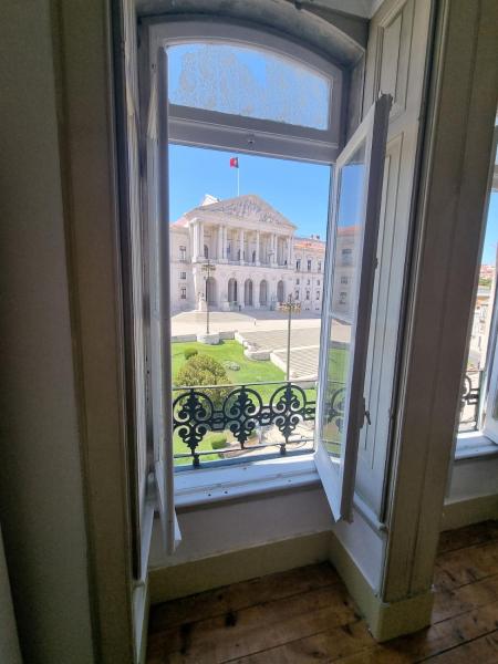 Minimalist 9bed Oasis Parliament - Amadora
