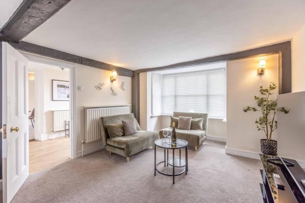 Charming 3br Cottage Near Windsor And Sights - Staines-upon-Thames