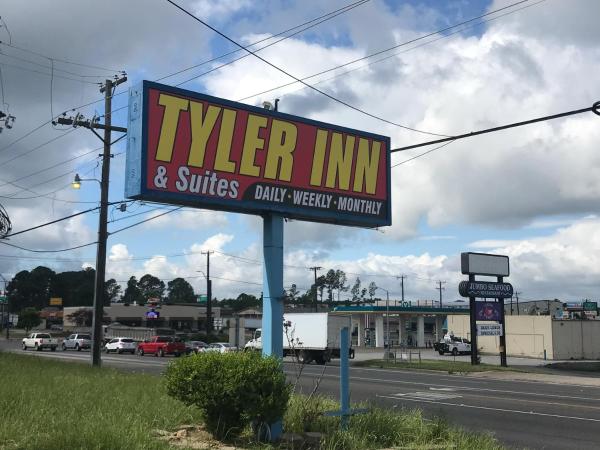 Tyle Inn & Suites - Tyler, TX