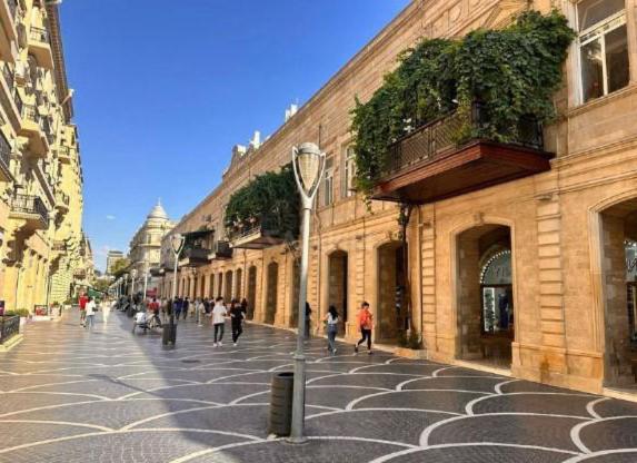 Nizami Street Apartment With Street View Duplex - Baku