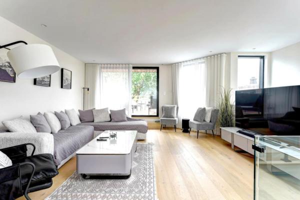 Historic Charm Overlooking Parc Lafontaine - Brossard