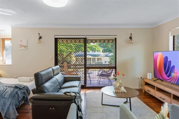 Unbeatable Value Group Family Roomy Convenient - Brisbane