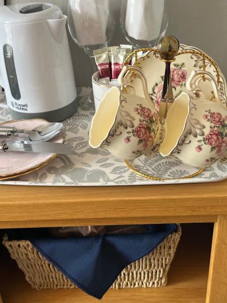 Clovelly Suite Four Poster Bed & Breakfast - Appledore