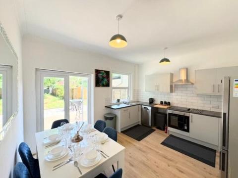 3 Large Double Bedroom House - Newly Refurbished! - 사우샘프턴