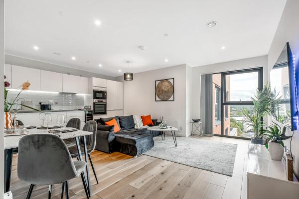 The Axium Residence- Central, Sleeps 6, Free Parking, Near Station, Wifi - Birmingham