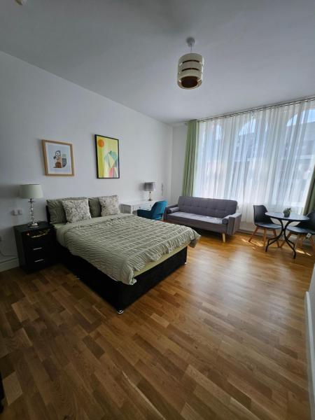 Central Chambers Suites - Suite 1 - Leek