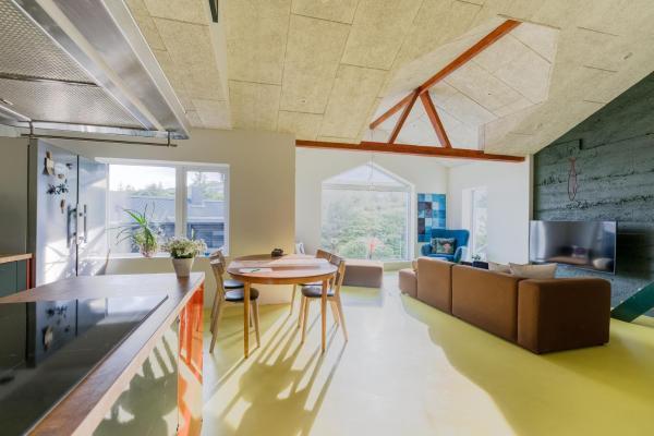 Colorful Central Apartment By The Park - Faroe Islands