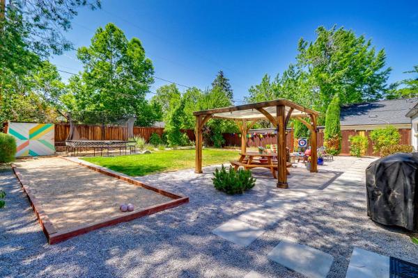 2 Mi To Dtwn Family Gem With Outdoor Oasis In Reno - Atlantis Casino Resort Spa