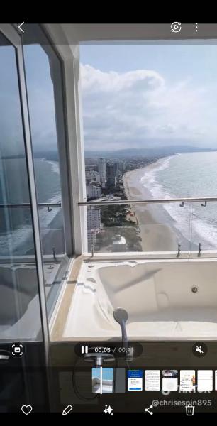 Hotel Diamonds - Ecuador