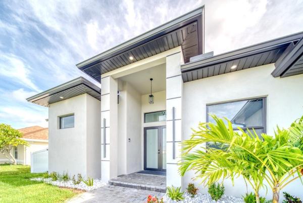 Breezy Coral Escape-heated Pool - Fort Myers, FL