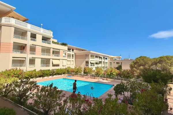 2-bedroom Apartment With Garage Pool View Golfe-juan - Golfe-Juan