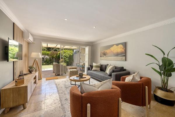 The Island Beach House - Cape Town