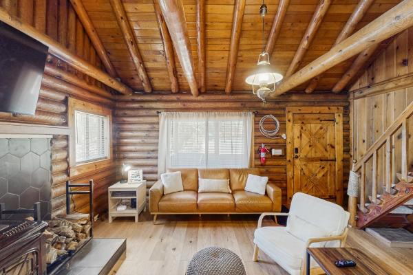 3br Cabin With Loft, Wood Stove, Ac And Fire Pit - Pinetop-Lakeside, AZ