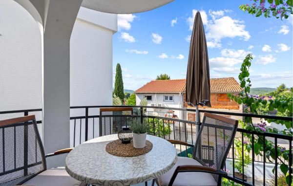 1 Bedroom Awesome Apartment In Pirovac - Pirovac