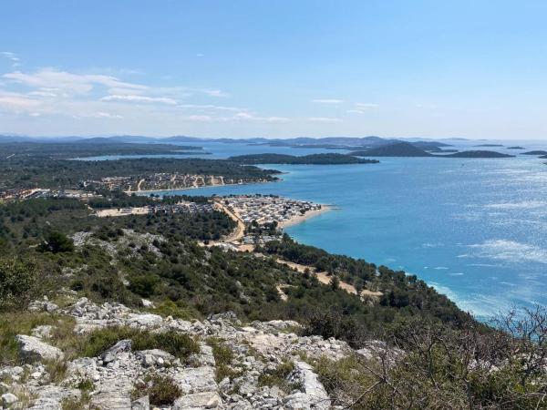 Serenity House, Cozy Familly Place, Free Parking, Seaside, In Dalmacia, Drage, Kamp Maslina - Murter