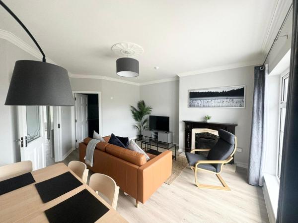 Modern And Spacious Apt6 - Sleeps 6 - Free Parking - Galway