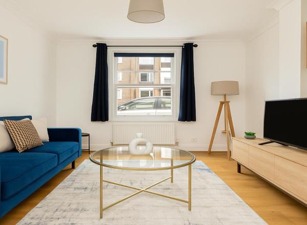 2 Bed Apartment In Bow - Greenwich