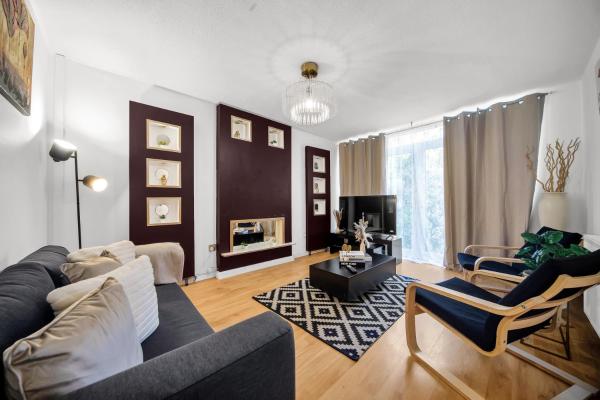 Beautiful 2 Bed House With Garden - Birmingham