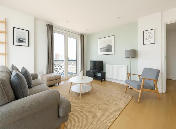 2 Bed, 2 Bath Apartment In Bow - Bromley