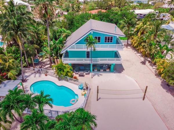 Sea Haven - Waterfront Pool Home, 35' Dock, Steps From Sombrero Beach - Marathon, FL